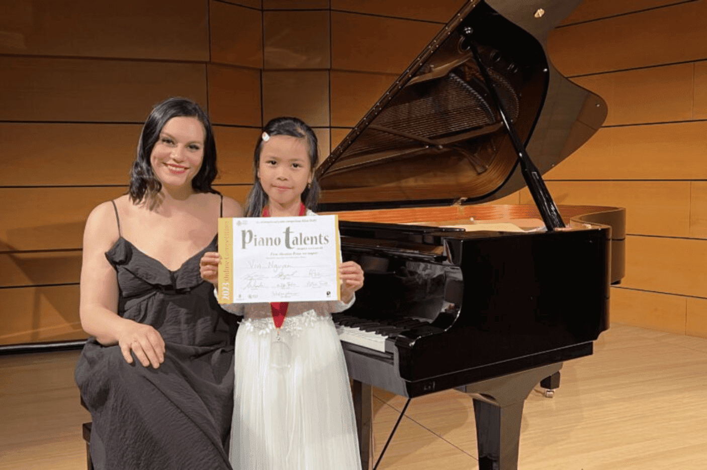 Vivi Nguyễn - Cô bé 8 tuổi người Việt Nam tại Séc vô địch cuộc thi ...